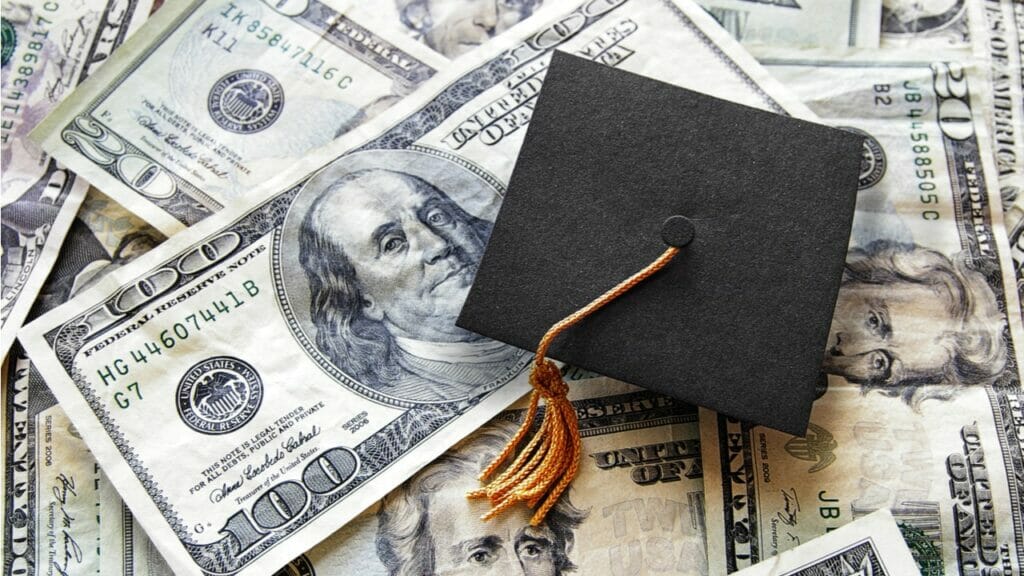 6 Art Scholarships For Indian Students To Study Abroad: Ultimate Guide